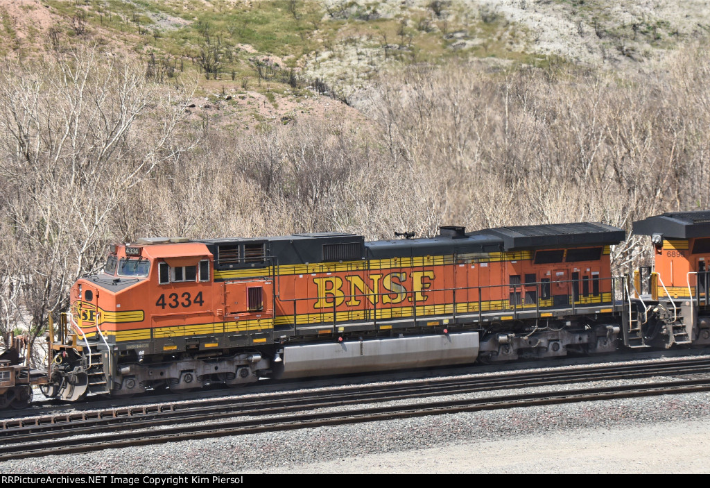 BNSF 4334